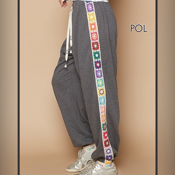 POL | Pants & Jumpsuits | 397 Pol Baggy Square Patch Trim Joggers ...